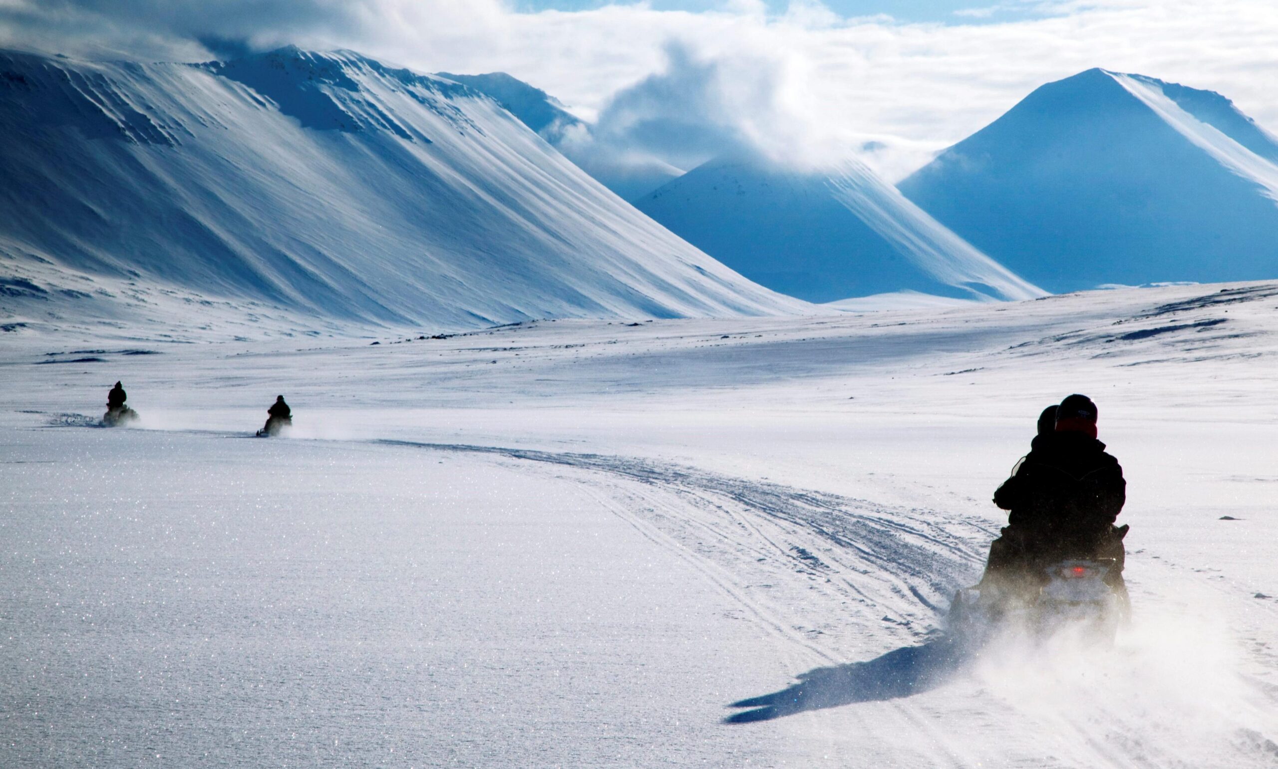 Svalbard | Winter snowmobiling | Isfjord Radio | Basecamp Explorer