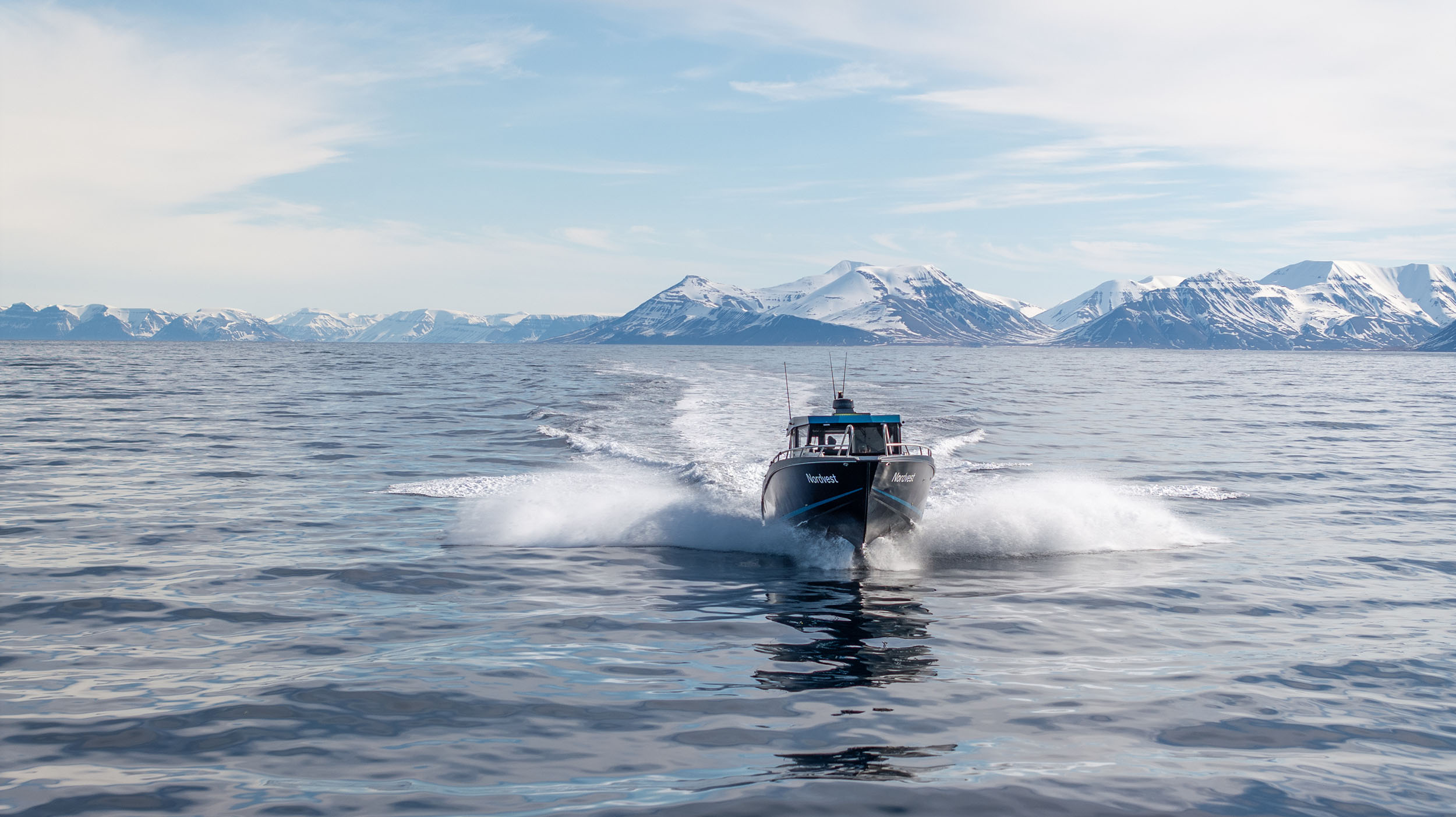 Svalbard | Enclosed cabin boats - Basecamp Explorer